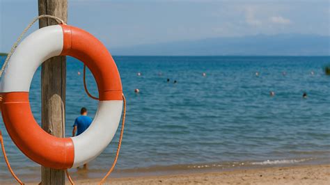 Turmush В городе Чолпон Ата спасли подростка тонувшего в озере