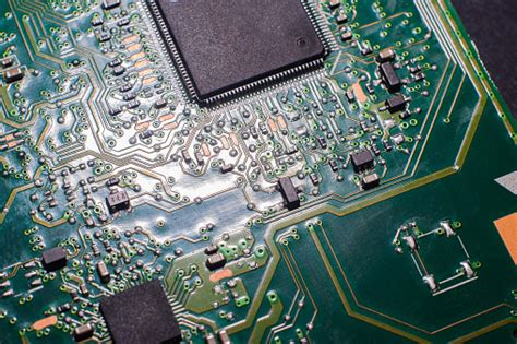 전자 회로 전자 인쇄 회로 기판 데스크톱 컴퓨터 노트북 라디오 요소의 마더보드의 일부 Cpu에 대한 스톡 사진 및 기타 이미지 Istock