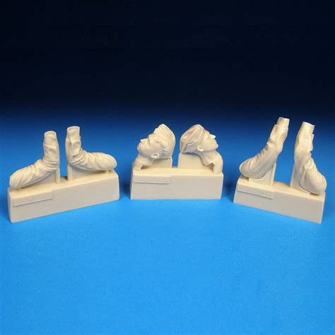 Raf Groundcrew Assembling Rocket 124 Barracuda Studios