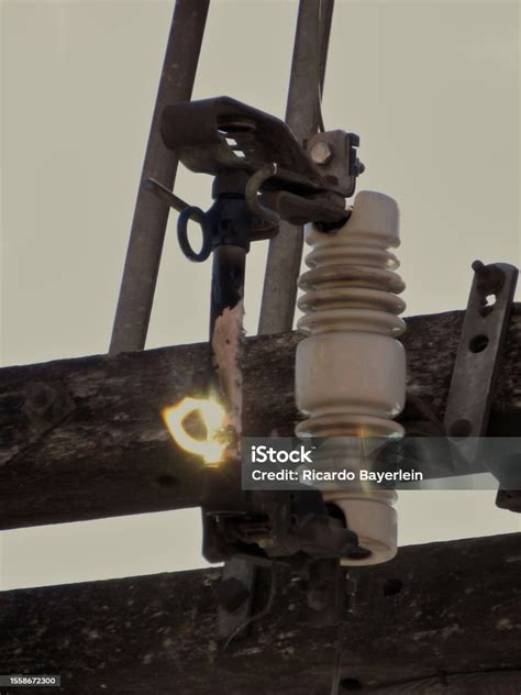 아크 전압을 생성하는 전기 네트워크의 퓨즈 단락 세부 정보 0명에 대한 스톡 사진 및 기타 이미지 0명 가로등 금속의 Istock