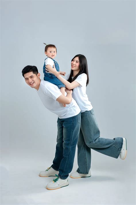 150 Ide Foto Keluarga Foto Keluarga Keluarga Potret Keluarga