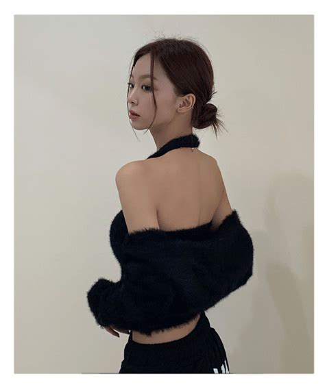 단독진행주문폭주 퍼 볼레로 워머소매 홀터넥나시 탑 세트 투피스 고퀄리티 연말룩추천 백리스 크롭 힙 스트릿 유니크 섹시글램 에이블리