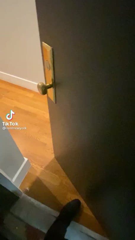 This Nyc Apartment Tour Is Giving Me Conniptions Tumbex