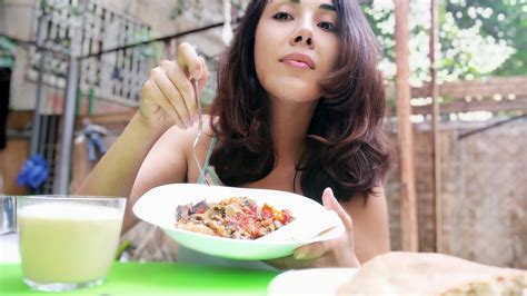 Mukbang • აჯაფსანდალი ყველი რუხი შოთი და ყავა კარამელით Youtube