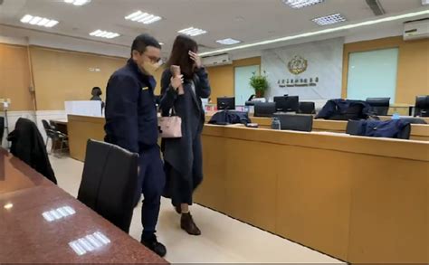 高虹安助理台大13妹「公卫文」遭移送！长髮掩面避媒体 社会 中时