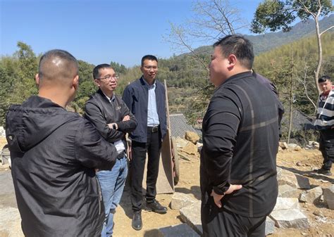 县农业农村局会同县财政局实地督查市级低收入农户基本实现现代化试点项目