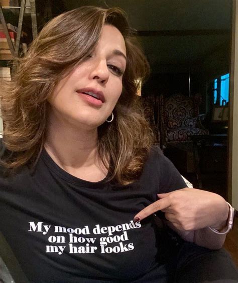 Sonali Bendre Scrolller