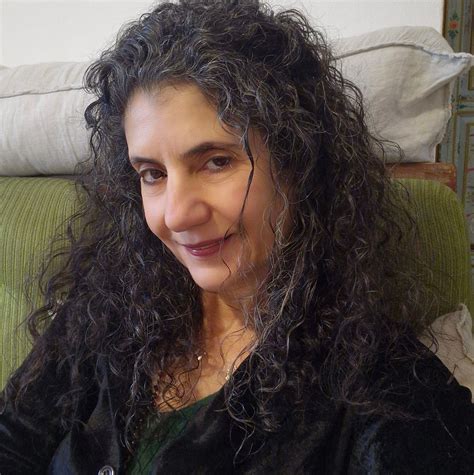 כל מי שבא לו לכתוב על הסדרה מקום שמח Inbar Marom Dekel Facebook