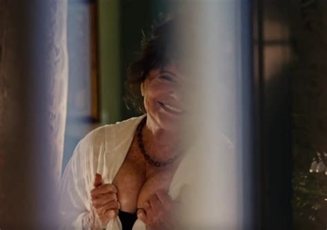 Naked Mitzi Mccall In Worlds Greatest Dad