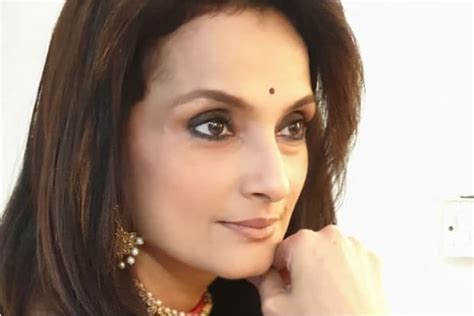 Tollywood Trendz Actress Rajeshwari Sachdev Home Quarantined After Being Tested Positive For