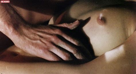 Kathleen Quinlan Nude Pics Page 1