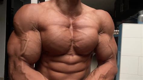 Hot Dude With Ripped Muscle Real Men Physique