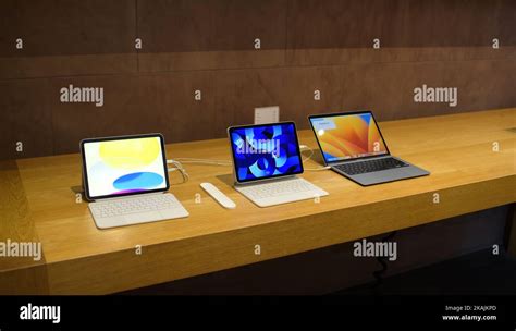 Paris France Oct 28 2022 Apple Store Showcase With New Ipad Redesigned Model Ipad Pro And