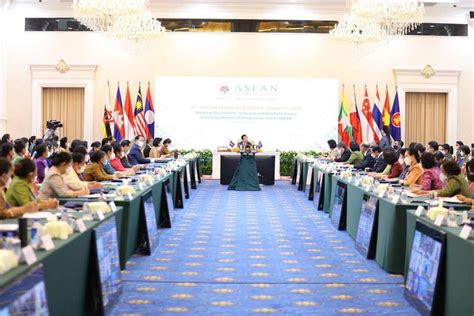 សម្តេចតេជោ ហ៊ុន សែន អញ្ជើញជាអធិបតីបើកកិច្ចប្រជុំកំពូលស្ត្រីអាស៊ានលើកទី២ សារព័ត៌មាន នគរវត្ត