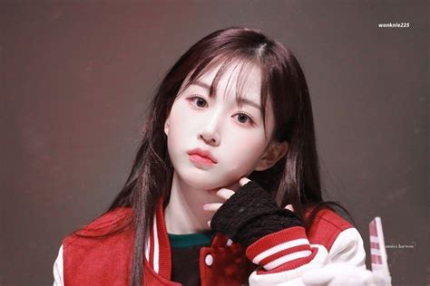 She Looks So Unreal Uzzlang Girl Kpop Girl Groups Girl
