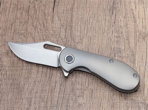 How To Safely Close A Switchblade Knife A Complete Guide Ht Pocket Knife