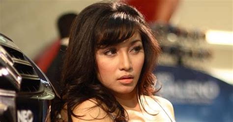 Cerpen Sex Cerita Dewasa Hot Bercinta Dengan Istri Pembeli Mobil