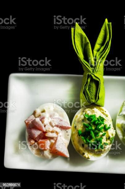 손으로 만든 작성 및 토끼 냅킨 건강 하 고 맛 있는 식사와 박제 계란 건강한 생활방식에 대한 스톡 사진 및 기타 이미지 건강한 생활방식 건강한 식생활 그릇 Istock