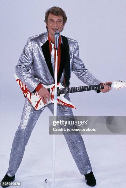 1 122 Johnny Hallyday Portrait Photos Et Images Haute Résolution