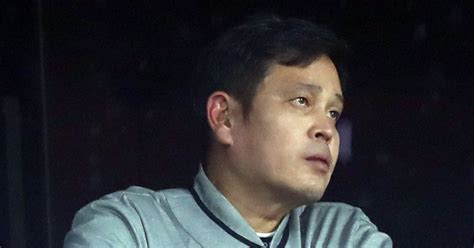 경기 지켜보는 정용진 구단주