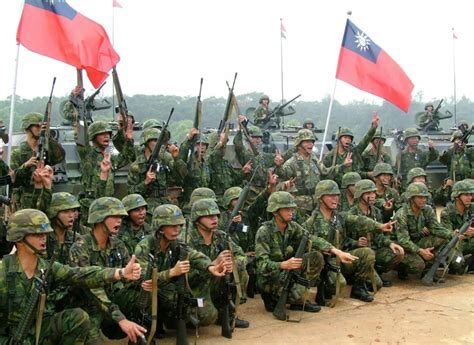 Генерал-майор Линь Вэньхуан: В Тайване будут сбивать самолеты КНР, если ...