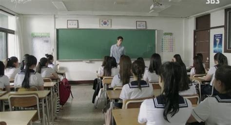 감동 주의 교실을 눈물바다로 만든 제출기한이 없는 담임선생님의 숙제