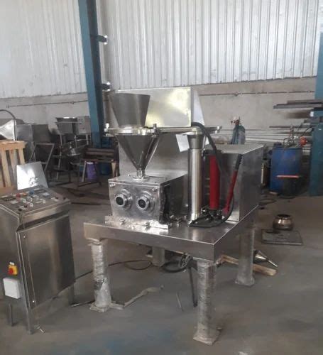 Dry Granulation Roll Compactor Electrical Supply 10 Kw Capacity 25 To 500 Kg At ₹ 420000