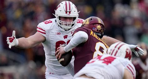 Wisconsin Defensive Tackle Ben Barten Set For Nfl Or Post Fooball Life