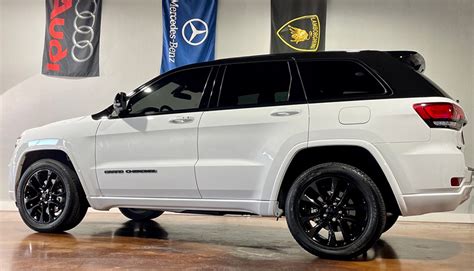 Jeep Tuxedo Executive Auto Wraps