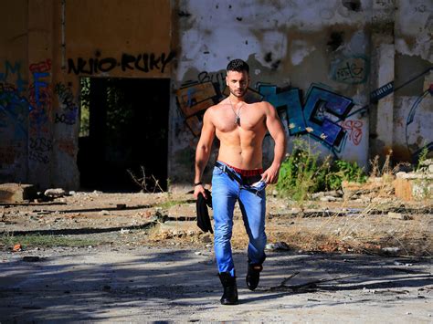 Friend Let His Buddy Get A Good Poundingand