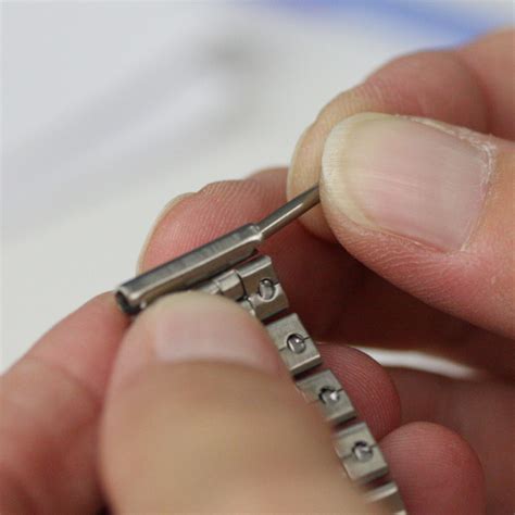 How To Replace A Standard Tri Fold Watch Band Clasp Esslinger