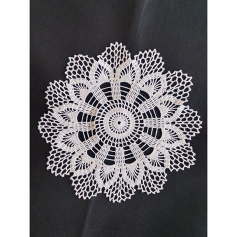 พร้อมส่ง ดอยลี่รองพาน Doily 11 นิ้ว สีขาว งานถักโครเชต์ไหมซัมเมอร์ ผ้าปูโต๊ะลูกไม้ งานพิธี งาน
