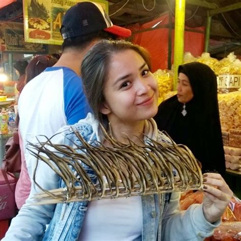 Gambar Foto Putri Titian Lahir Di Palembang Foto Dari