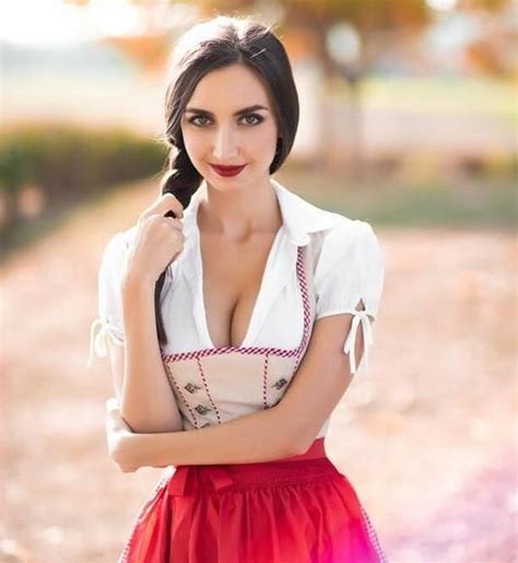Dirndl Dredd7