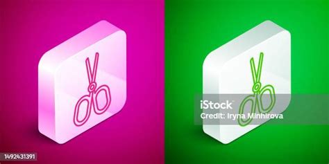 등각 투영 선 가위 아이콘은 분홍색과 녹색 배경에 분리되어 있습니다 재단사 기호 절삭 공구 기호 실버 스퀘어 버튼 벡터 3차원 형태에 대한 스톡 벡터 아트 및 기타 이미지