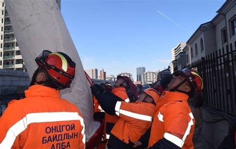 ФОТО Өндөр барилгад гарсан гал түймрийг унтраах дадлага сургууль