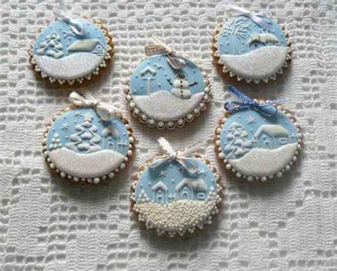 Новогодний декор пряников Елочные игрушки Украшенное сахарное печенье Украшение печенья