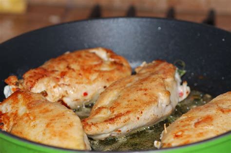 Як посмажити куряче філе щоб воно було соковитим та мяким Читайте на Ukr Net