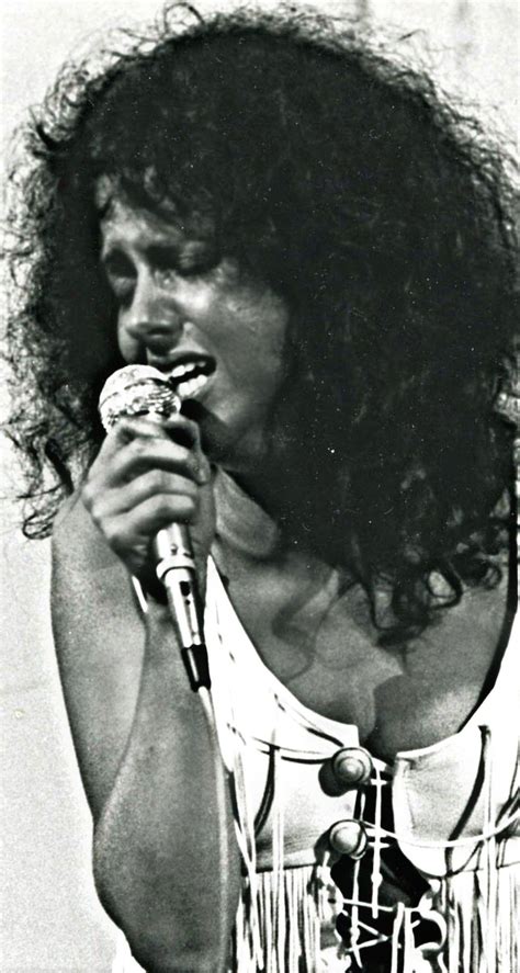 20 Vintage Photos Of A Young Grace Slick In The 1960s And 1970s Artofit