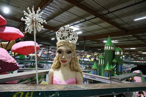 ‘wicked Float Aims To Defy Gravity During 2025 Rose Parade Orange