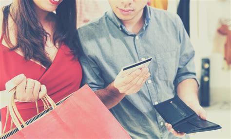 13 Revealing Signs She Only Wants Your Money Happier Human