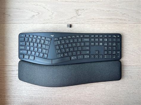 Logitech Ergo K860 Wireless Ergonomic Keyboard Computers And Tech Parts And Accessories Computer