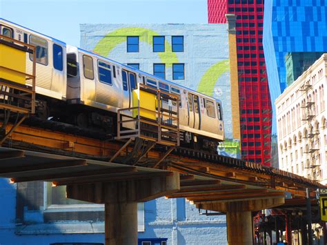 Transport And Commuting In The Loop Chicago Loop