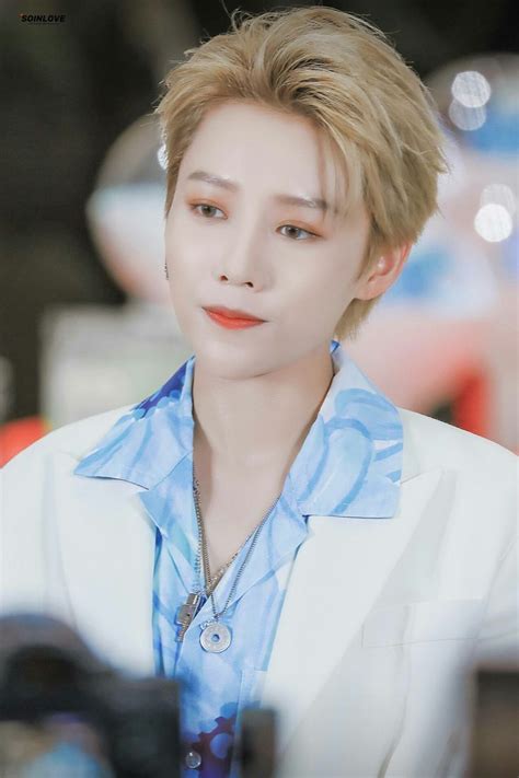 Ghim Của On Yi Trên Liu Yu Xin 刘雨昕 Vũ Hán