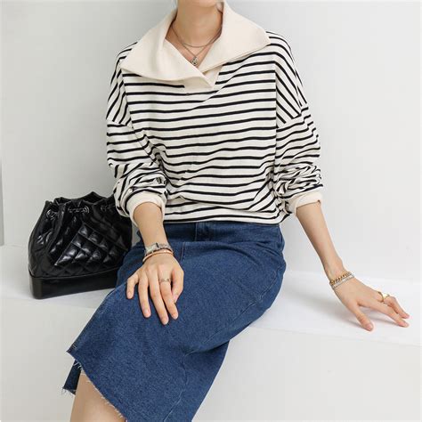 퀸잇 와이드카라 맨투맨 티셔츠