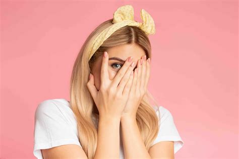 Facts About Shy Girls The Inner World Of The Introverted Facts Net