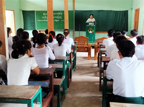 နတ်မောက်မြို့ အခြေခံပညာအထက်တန်းကျောင်းတွင် လူငယ်ရေးရာအသိပညာပေး ဟောပြောဆွေးနွေးပွဲ ကျင်းပ