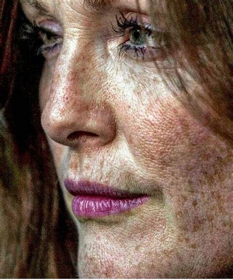 Pin By Isabel Loen On Girl Crush Julianne Moore Beautiful Freckles