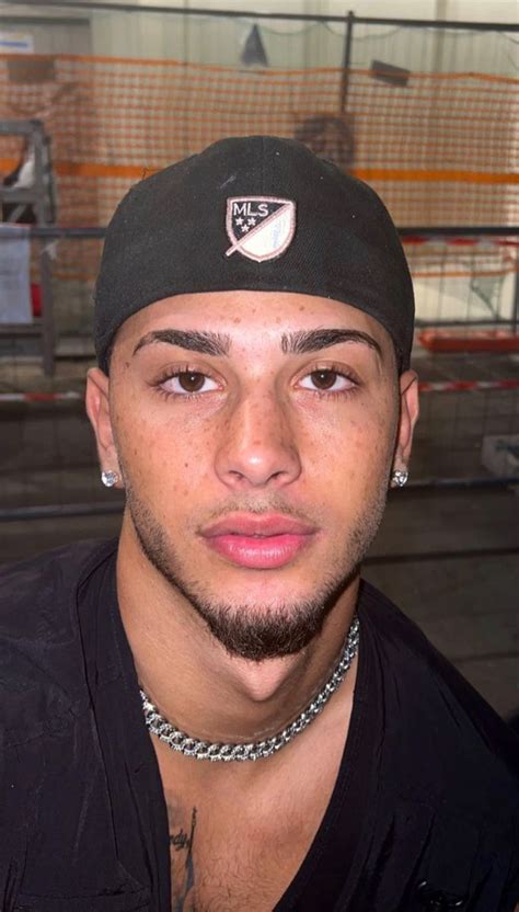 33 Classy Buzz Cut Styles For Men Artofit