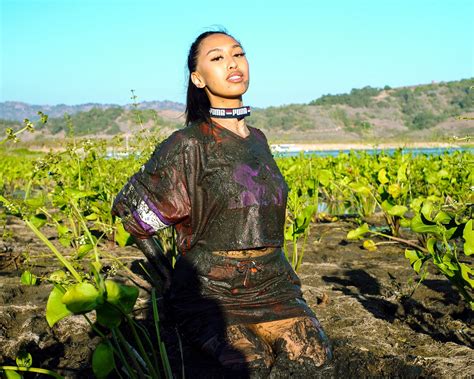 Ep03 Cheerleader Girl Take A Mud Bath Rss Ruin Street Style